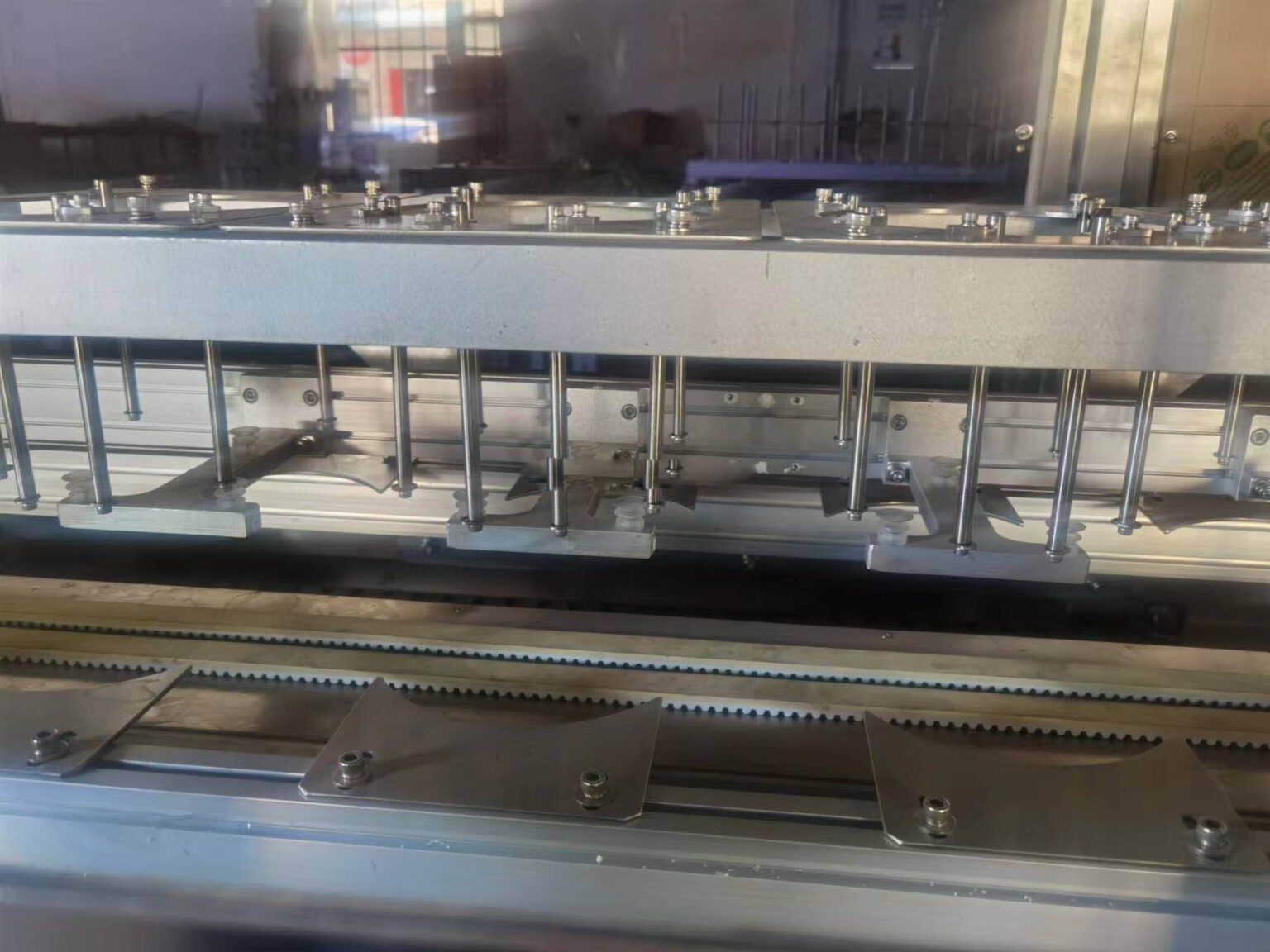 Automatic metal box filling sealing machine – China Automatic Packing ...